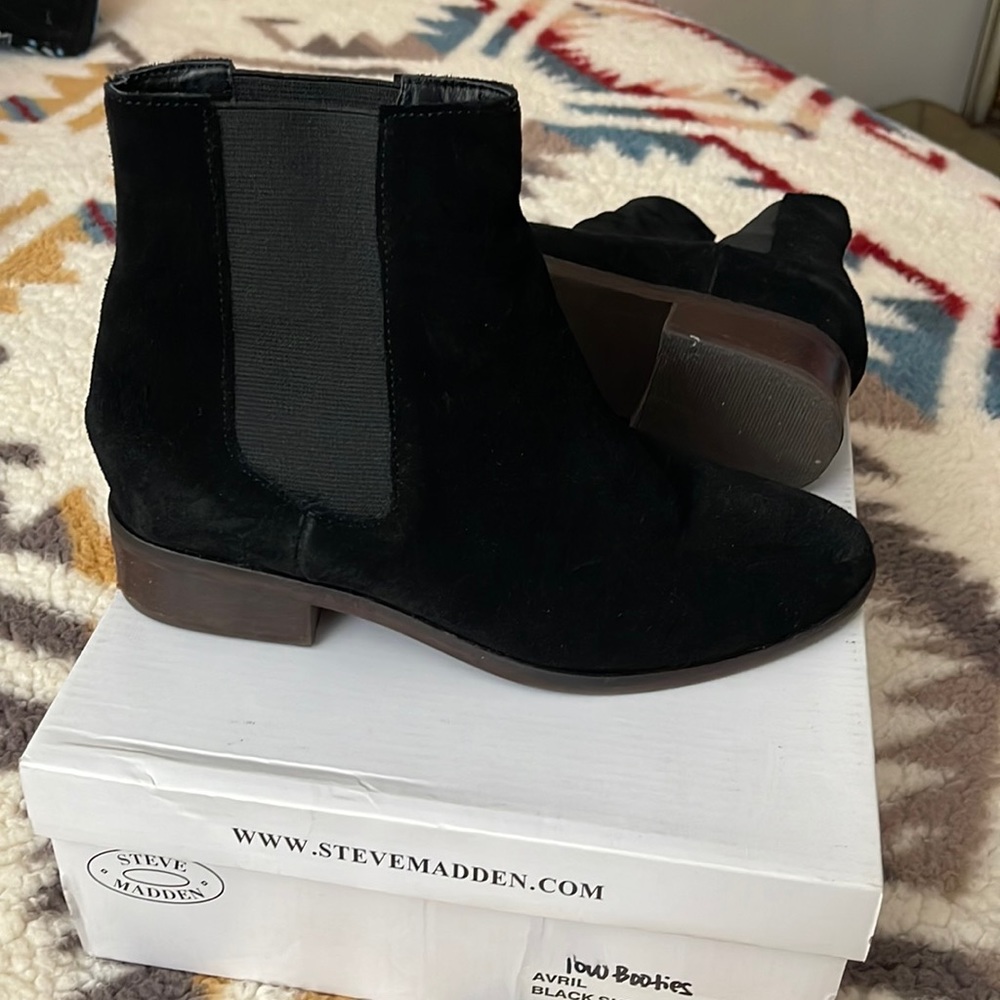 Steve Madden Avril Black Suede Booties - Gem